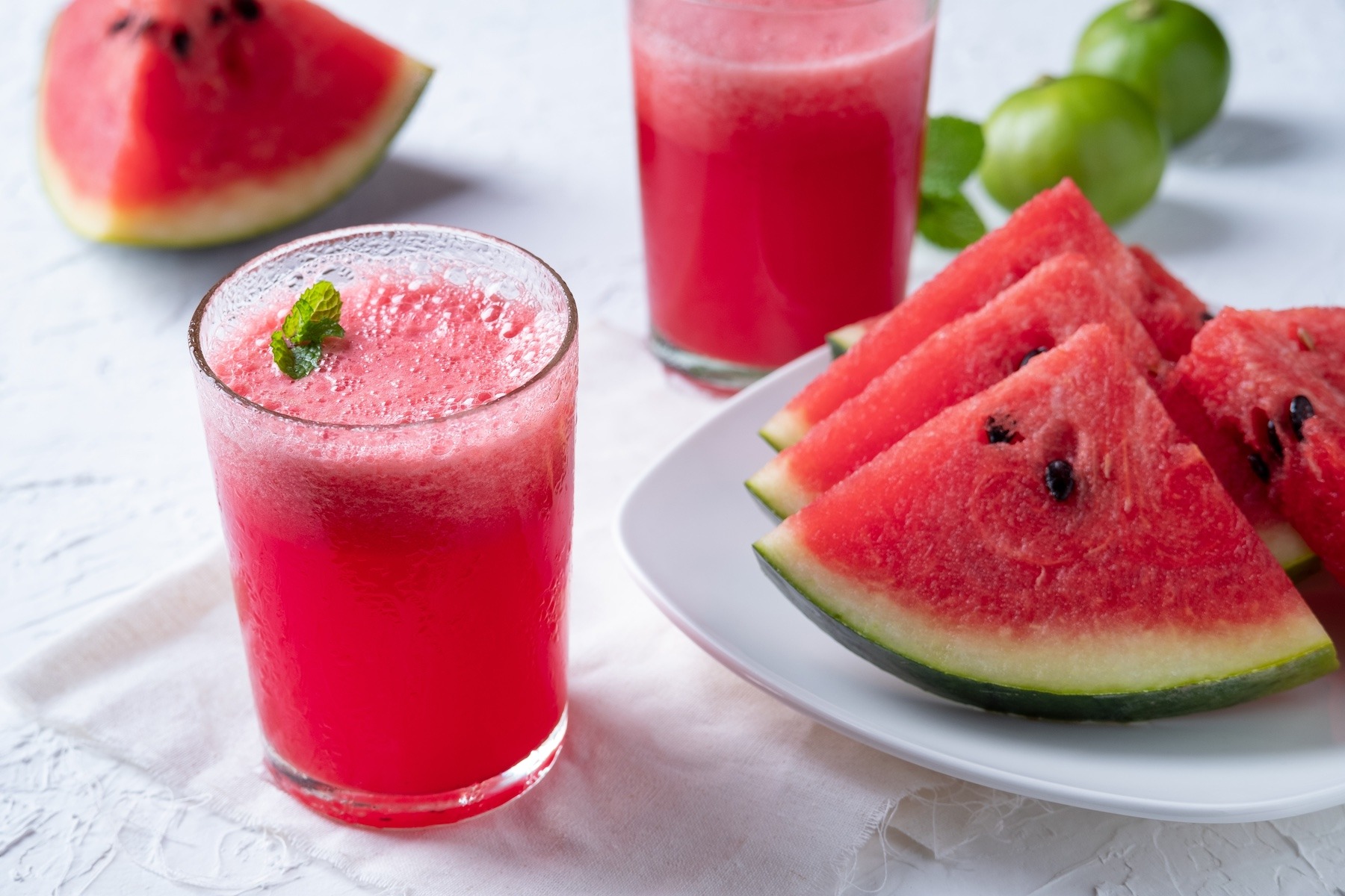 Watermelon: किडनीसाठी रामबाण उपाय, शरीरातील विषारी घटक बाहेर टाकण्यास मदत